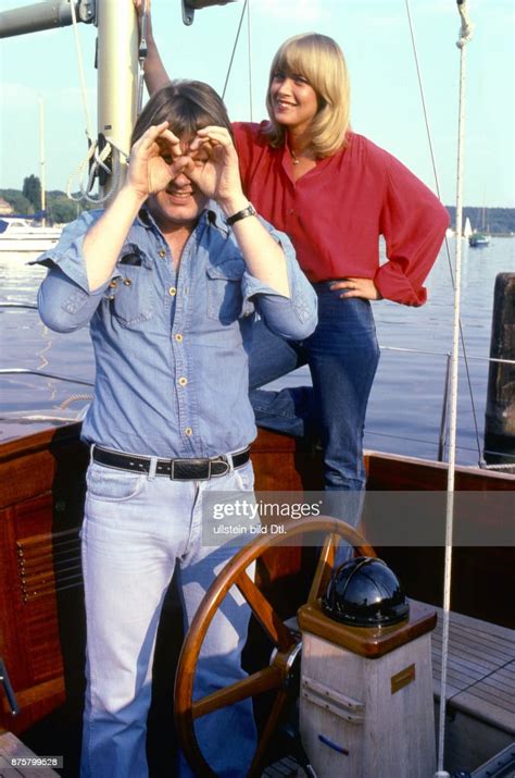 Siw Inger Fotoshooting Für Pr Auf Segeljacht Mit Gunter Gabriel