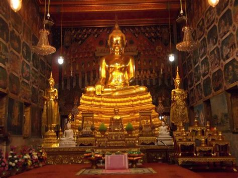 พระพุทธมหามงคล พระประธานในอุโบสถวัดปากน้ำ พระพุทธเจ้า ศาสนาพุทธ