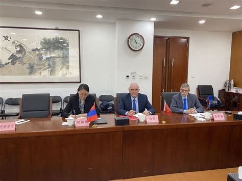 Хот дахь эрэн хайх аврах ажиллагааны чадавхыг дээшлүүлэх чиглэлээр 3 талт уулзалт хийлээ