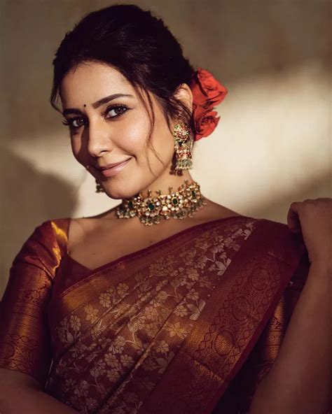 Raashii Khanna Saree Photos New Gallery Images Movies