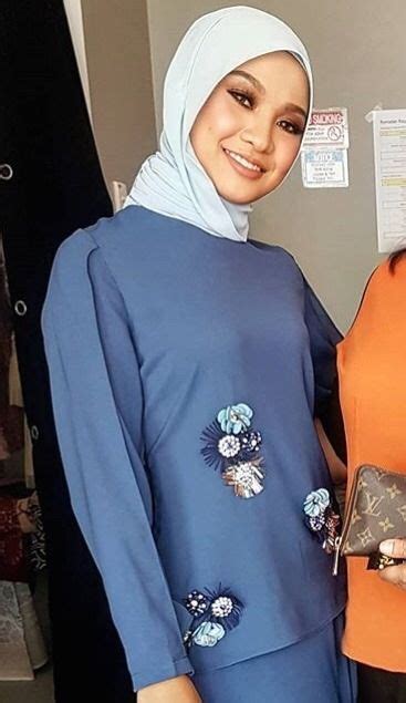 Awek Tembam Bogel Awek Comil