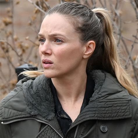 Tracy Spiridakos Heet