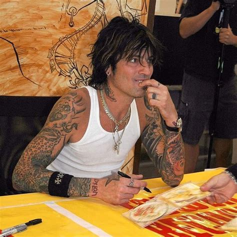 Pin By Teresa Brumbelow On Mötley Crüe🤘🏼 Tommy Lee Tommy Lee Motley