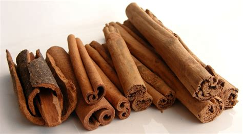 6 Amazing Health Benefits Of Cinnamon Powder