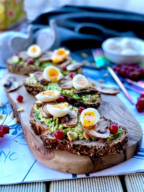 Quick Breakfast Pizza Slices With Quail Eggs And A Special Tomato Sauce