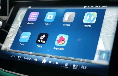 全新e级内饰图发布，有副驾屏还有抖音，原来奔驰也有 软肋”搜狐汽车搜狐网