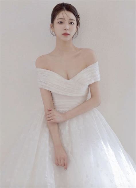 유부녀다이어리 On Twitter Ytn 이윤지 아나운서 결혼 원래 충분히 매력적인 여자였지만 유부녀가 됨으로써 매우 매력적인 여자가 되었다