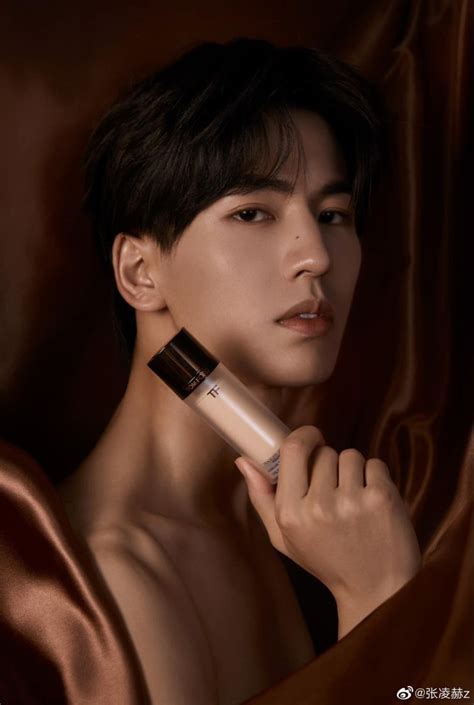 Pin By ㅤ ꧁𝚁𝙾𝚂𝙴𝙰𝙽𝙽𝙴꧂ On Zhang Ling He Actors Historical Romance Actors And Actresses