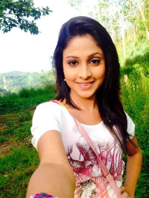 Sri Lankan Upcoming Actress Sachini Ruwanthika Hot And Sexy Photo Shoot