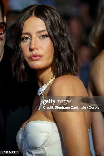 Adele Smoking Photos And Premium High Res Pictures Getty Images