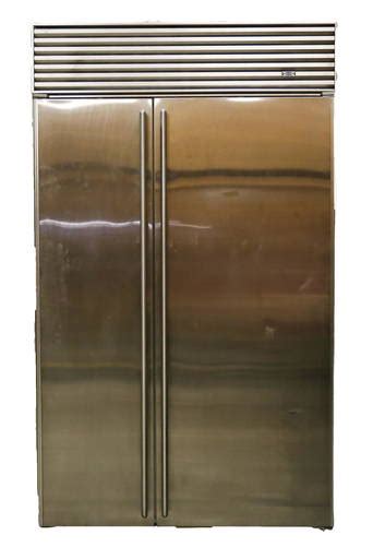 Sub Zero Refrigerator And Freezer Model 532ss