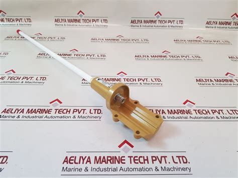 PROCOM CXL LW H UHF ANTENNA COMROD Aeliya Marine