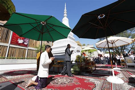 ព្រះករុណា ព្រះមហាក្សត្រ និងព្រះមហាក្សត្រី