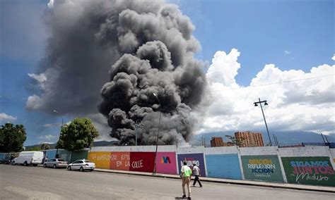 Incendio De Gran Magnitud Consume Planta De Ensamblaje De Motos En