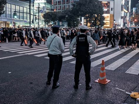 警察騙る詐欺に引っかかる人って職務質問されたことあんのかな Booksandapps
