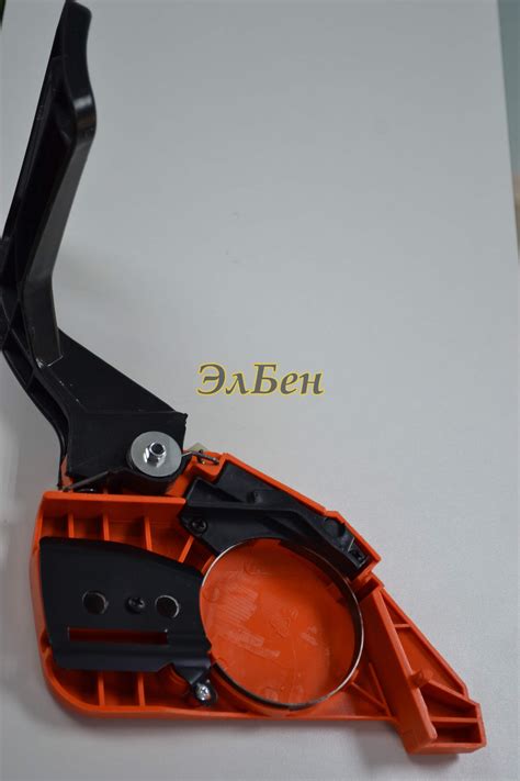 Крышка тормоза цепи для бензопилы 38-16 см3 (скошенная) купить за 600 ...