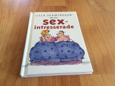 Se produkter som liknar Lilla skämtboken till den sex på Tradera