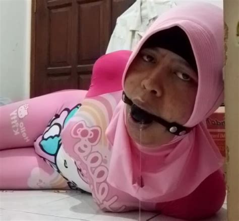 헬로 키티 수영복 호그티드 히잡 xHamster