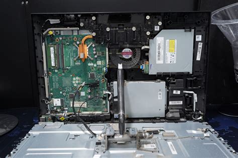 เปลี่ยนจอ Aio Lenovo 520 22ast 21 5 นิ้ว จอทัชสกรีน จอแตก จอร้าว จอเสีย จอเป็นเส้น Freedomfix