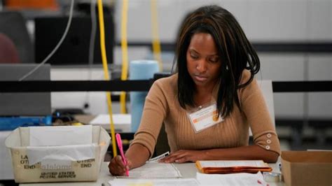 Выборы в США контроль над нижней палатой переходит республиканцам идет борьба за Сенат Bbc