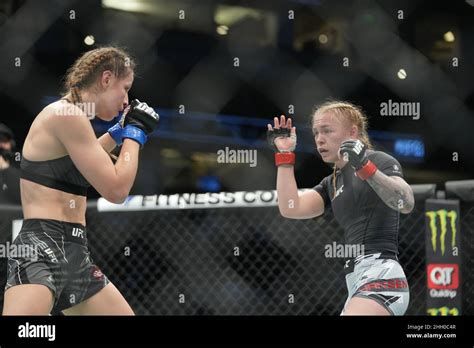 Anaheim Ca January 22 R L Kay Hansen Battles Jasmine Jasudavicius