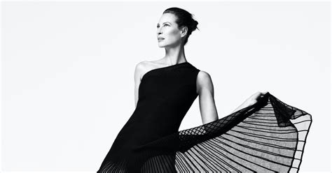 Christy Turlington Issa Rae Are Stuart Weitzman Ambassadors