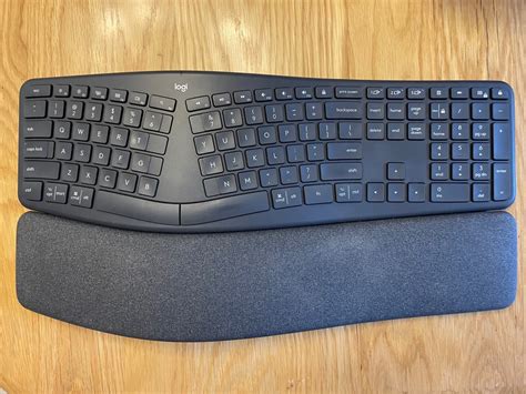 Logitech K860 Ergo Keyboard Computers And Tech Parts And Accessories Computer Keyboard On Carousell