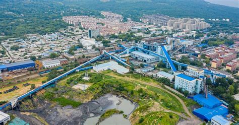 China Coal Mine Explosion 61 Workers Trapped And 14 Missing The