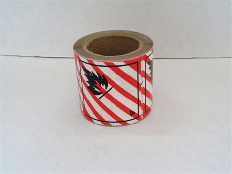 Rollo De Etiquetas De La División 41 Sólidos Inflamables Flammable
