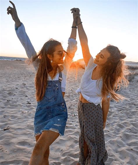𝚙𝚒𝚗𝚝𝚎𝚛𝚎𝚜𝚝 𝚒𝚕𝚜𝚎𝚖𝚛𝚜 Friends Photography Best Friend Goals Swim Trends