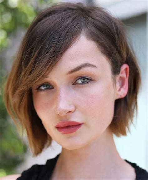 Wavy Bob With Side Bangs
