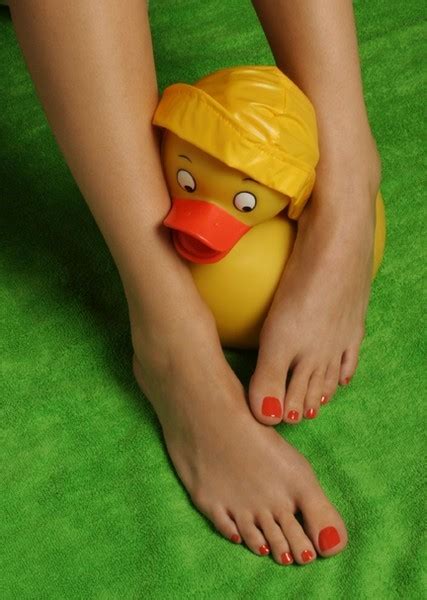 Katie Chonacass Feet