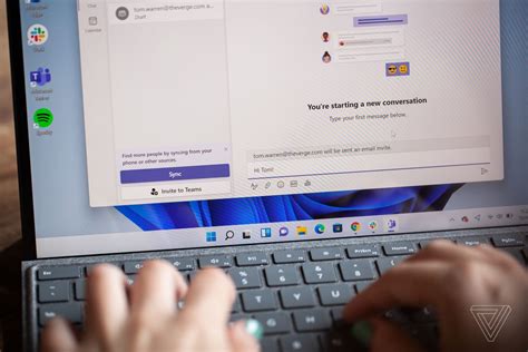Windows 11 Finally Gets The Date And Time Back On Multiple Monitors The Verge