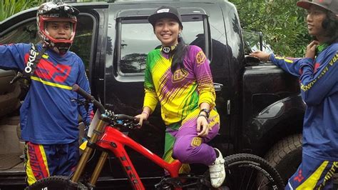 Atlet Sepeda Cantik Dan Seksi Ini Penyuka Adrenalin Tinggi Enam Plus Liputan Com
