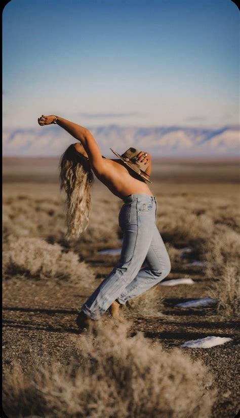 Pin By Sarahkblair On ☀️ Vibe ☀️ Western Photoshoot Western Photo