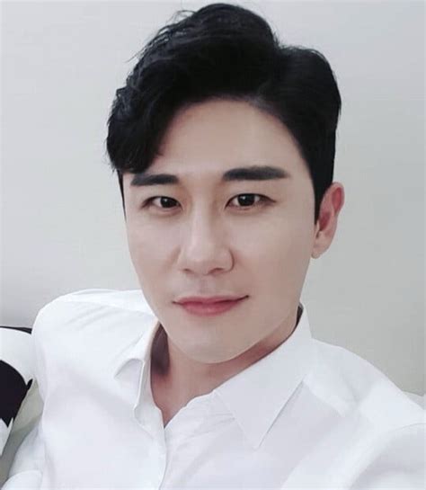 영탁 아이돌차트 1월 기부스타 1위 10개월 연속 기부스타