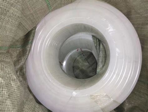 อุปกรณ์บรรจุท่อสูญญากาศ ฟิตติ้งท่อและท่อเกลียว3 8 Od และ Id สำหรับถุงสูญญากาศเครื่องมือแช่เรซิน