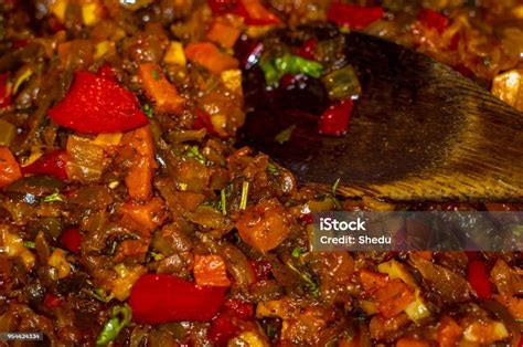 양파 당근 파프리카 토마토 허브와 향신료에에서 해바라기 기름에서의 수프에 대 한 구이 요리 건강한 식생활에 대한 스톡 사진 및 기타 이미지 Istock