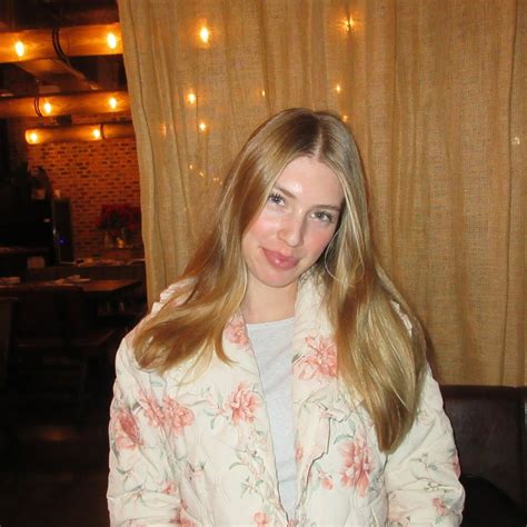 Elyssa 🎀📷 Elyssa Digital Diary • Instagram Photos And Videos