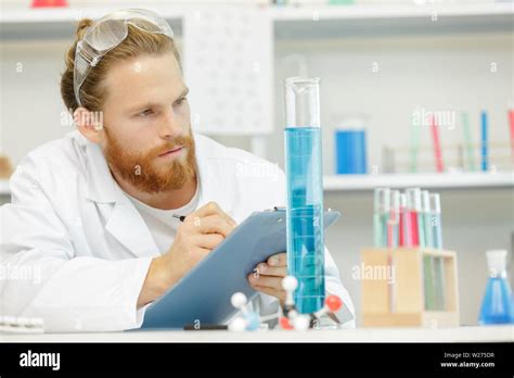 Lab Uniform Hi Res Stock Photography And Images Alamy