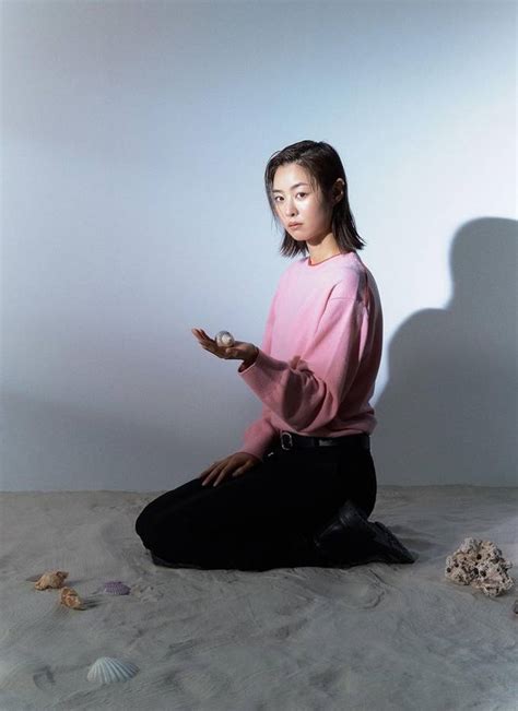 패션엔 이연희 여리여리 가을 실루엣 은은한 럭셔리 캐시미어의 올드머니룩