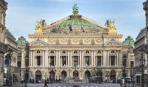 Hotel In The 9th Arrondissement Of Paris Near The Grands Boulevards