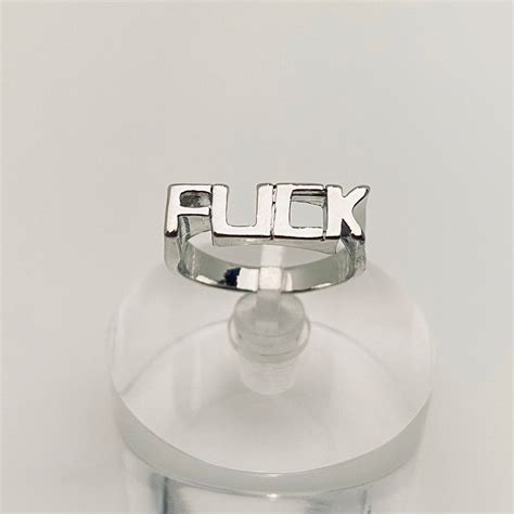 Mio Queena Statement Fuck Ring