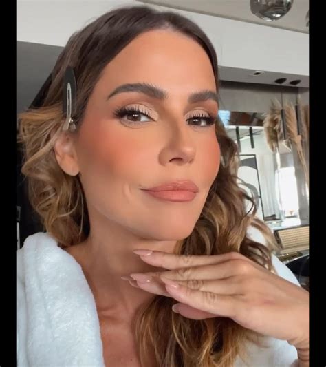 Foto Deborah Secco As pessoas dizem Ah ela só fala de sexo Não Falo de muitos assuntos