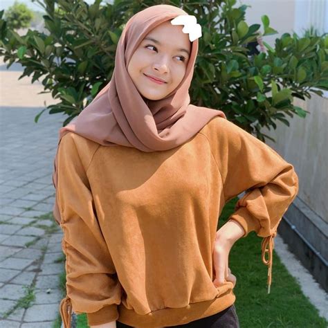 Faisa Chairunnisa On Instagram “😬” Girl Hijab Beautiful Hijab Hijab
