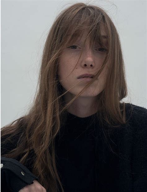 Direct Booking Woman Model Mathilda Elegance Model