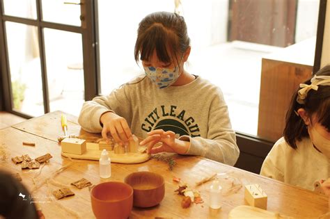 幸福優木 木作設計館 Yomu Design 優木 優木設計 Yomu 木作 木作訂製 客製訂製 藝術課程 美感教育 美感 質感 小夜燈 造景 回收素材 鬆散素材 小房子 迷你擺飾 迷你 佈置