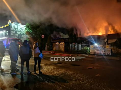 Пожежу в ресторані Києва показали на відео РБК Украина