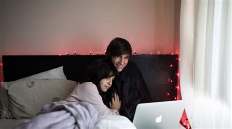 Hubungan Seksual Dalam Praktik Budaya Hook Up Pengertian Sejarah Dan Risiko