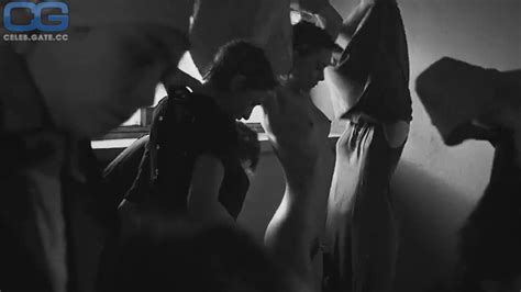 Embeth Davidtz Nude Pictures Photos Playboy Naked Topless Fappening